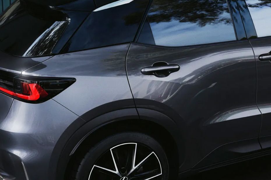 Lexus LBX 2024 Price List & Launch Date in Philippines, Promos, Specs ...