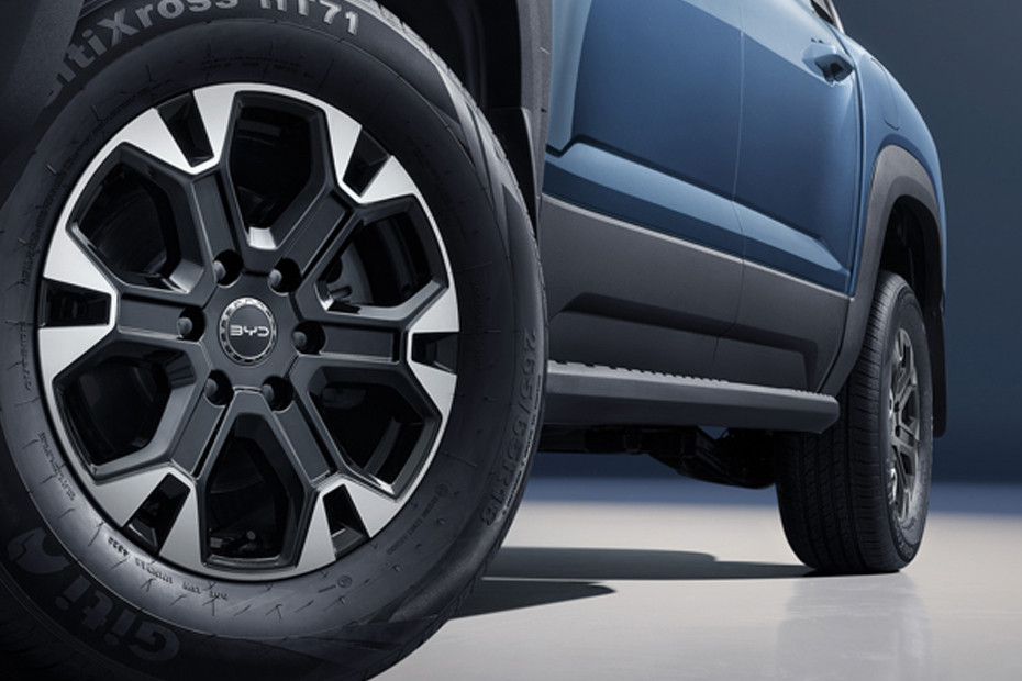 BYD Shark 6 DMO Videos - Watch First Drive & Road Test | Zigwheels