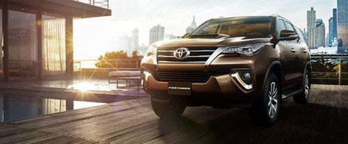 Toyota Innova 2022 Interior & Exterior Images - Innova 2022 Pictures