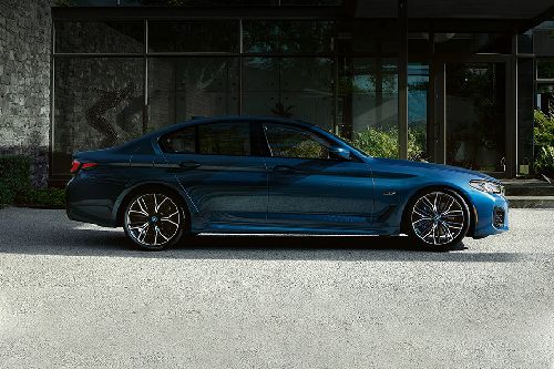 BMW unveils new 5 Series sedan with full 'vegan interior', all-electric ...