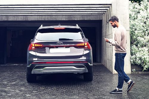 Hyundai Santa Fe hailed ‘Large SUV of the Year’ by 'What Car?'