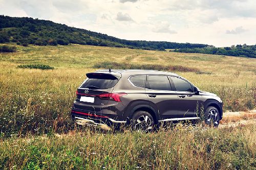 Hyundai Santa Fe hailed ‘Large SUV of the Year’ by 'What Car?'