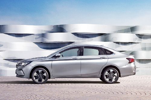 GAC Motor Wants You to Drive Home a Luxury Sedan for Less