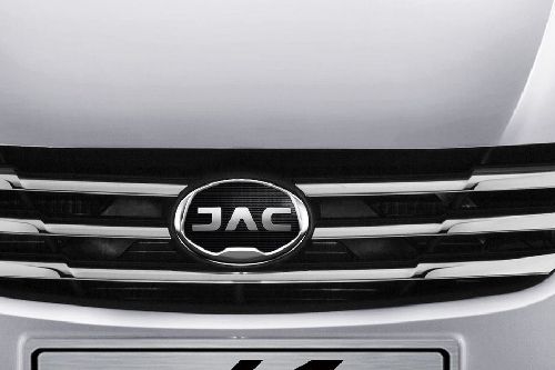 JAC J4 Interior & Exterior Images - J4 Pictures