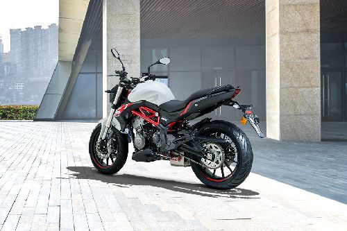 Benelli 302S 2021 Images - 302S 2021 Color Pictures