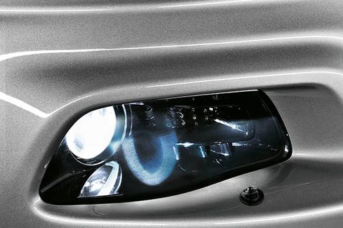 Jeep Grand Cherokee Hydraulic SUV Towers Over Traffic and Leaves It Behind