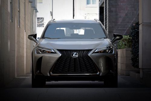 The smallest Lexus crossover gets its hybrid game on in the US | Zigwheels