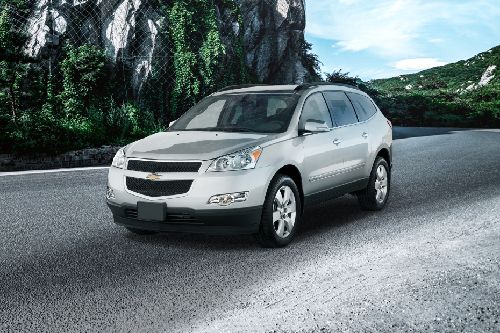 Chevrolet Traverse Interior & Exterior Images, Colors & Video Gallery ...
