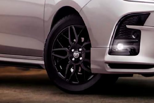 Toyota Raize vs Toyota Vios Comparison | Zigwheels Philippines