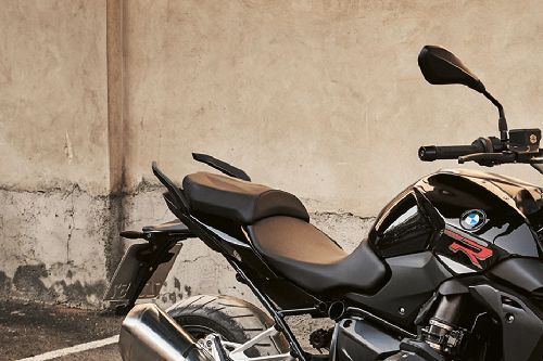 BMW Motorrad presents new R 1250 R Roadster with 136hp