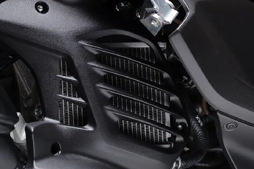 Kymco Skytown 150 vs. Honda ADV 160, Yamaha Nmax, Bristol ADX 160