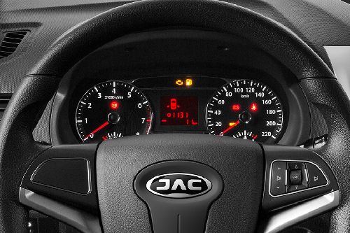 JAC J4 Interior & Exterior Images - J4 Pictures
